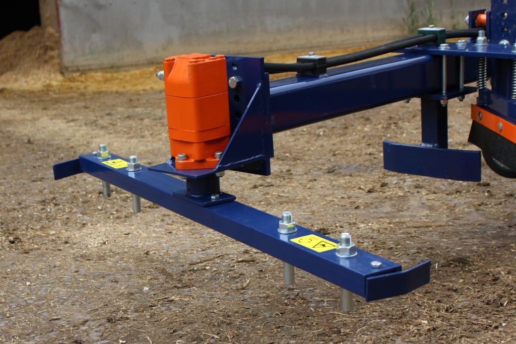 EVO-BED PEGASUS Cubicle Rake | Cubicle Equipment - RS Agri