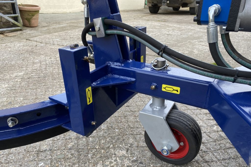 EVO-BED VELA Cubicle Scraper | Cubicle Equipment - RS Agri
