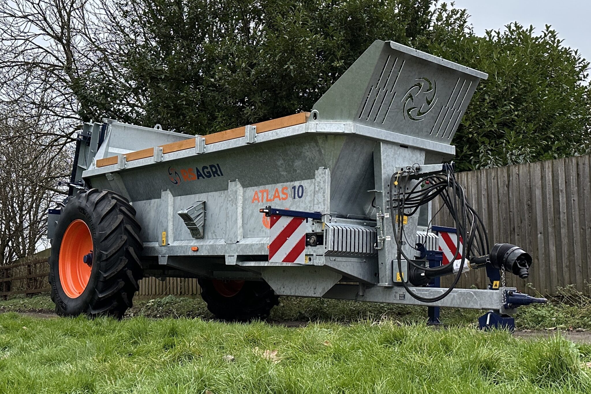 ATLAS Muck Spreader | Rear Discharge Manure Spreader