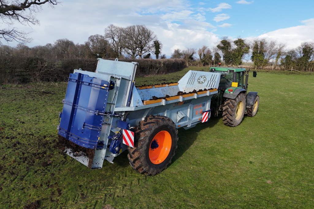 ATLAS Muck Spreader | Rear Discharge Manure Spreader