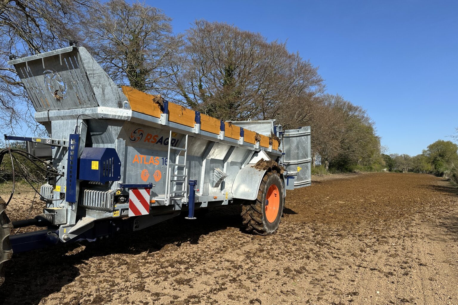 ATLAS Muck Spreader | Rear Discharge Manure Spreader